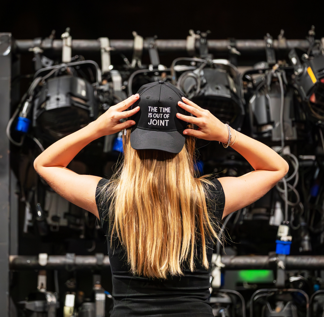 Hamlet Hail To The Thief – The RSC shop